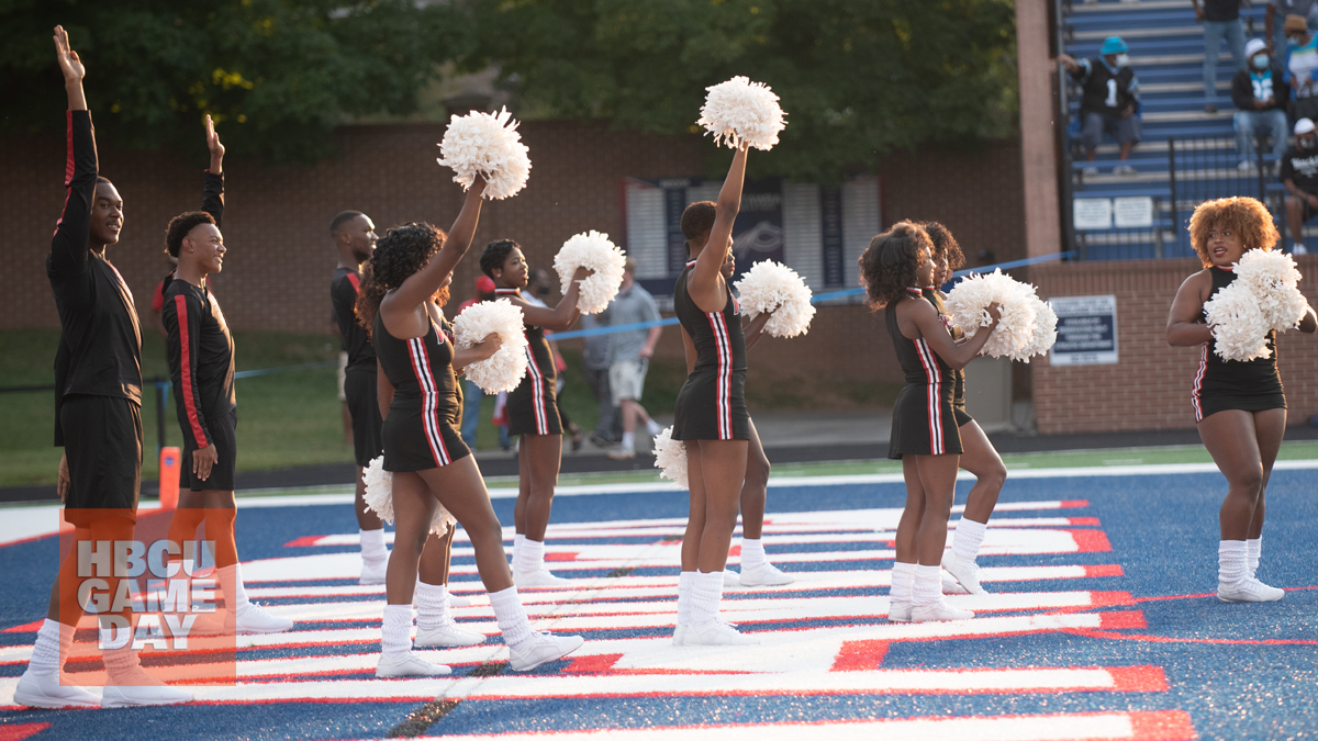 WSSU cheerleaders inspire with natural hair in viral TikTok - HBCU Gameday