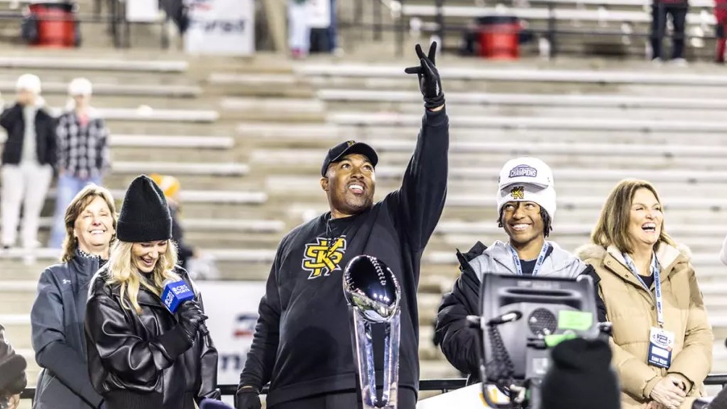 Jerry Mack wins another coach of the year award - HBCU Gameday